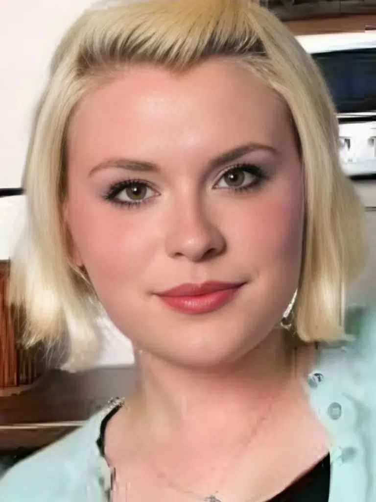 Ivy Jones Biography: Wiki, Age, Career, Height, Weight, Boyfriend, Net ...