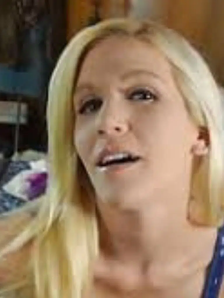 Jolene Devil Biography: Wiki, Age, Career, Height, Weight, Boyfriend ...