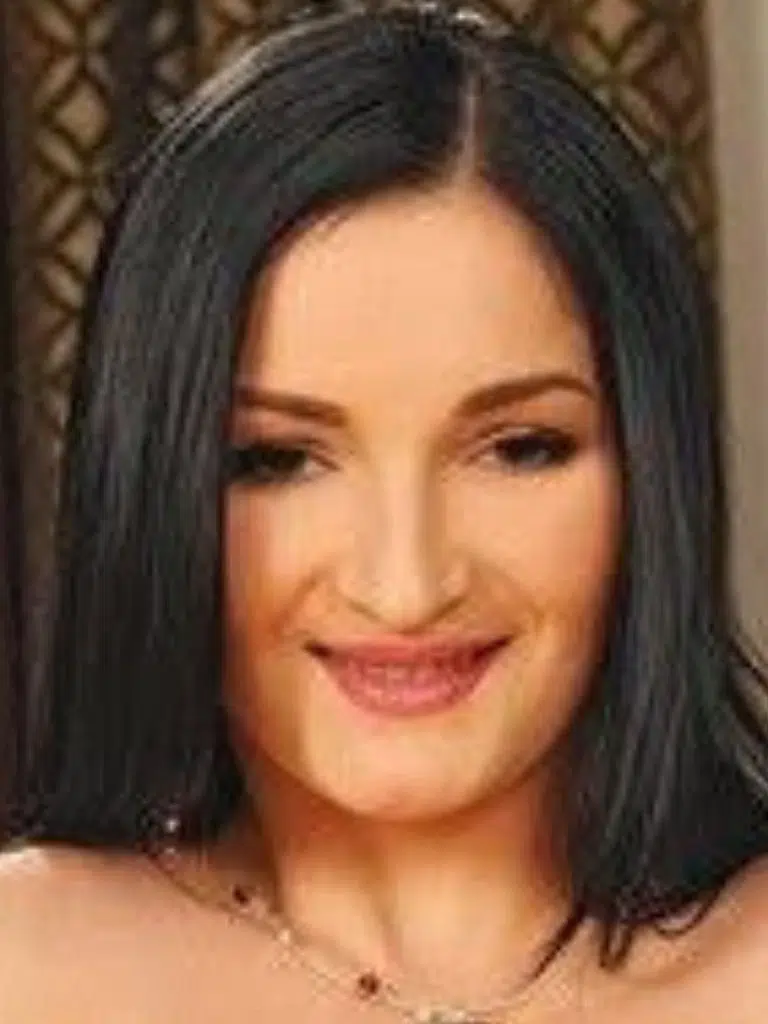 Kassandra Dillon Biography: Wiki, Age, Career, Height, Weight ...